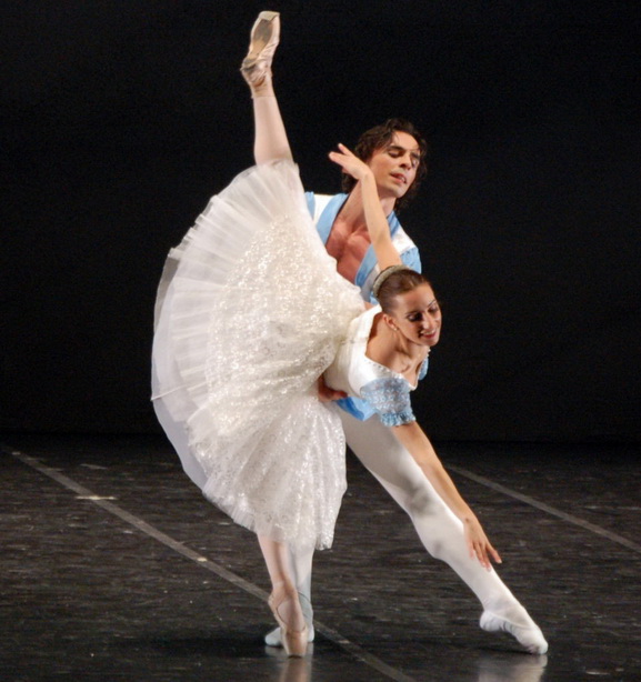 Danse classique et contemporaine: La grande maîtrise et la richesse du ...